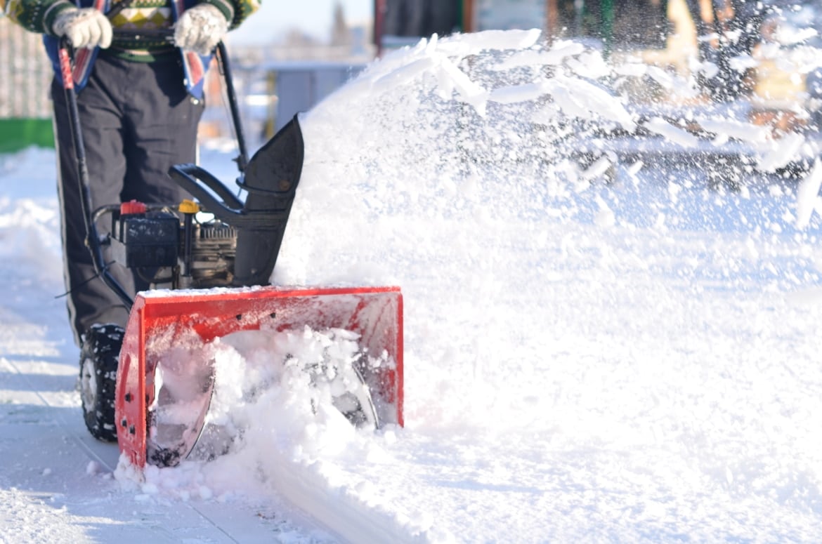 Choisir une souffleuse à neige : 19 critères essentiels