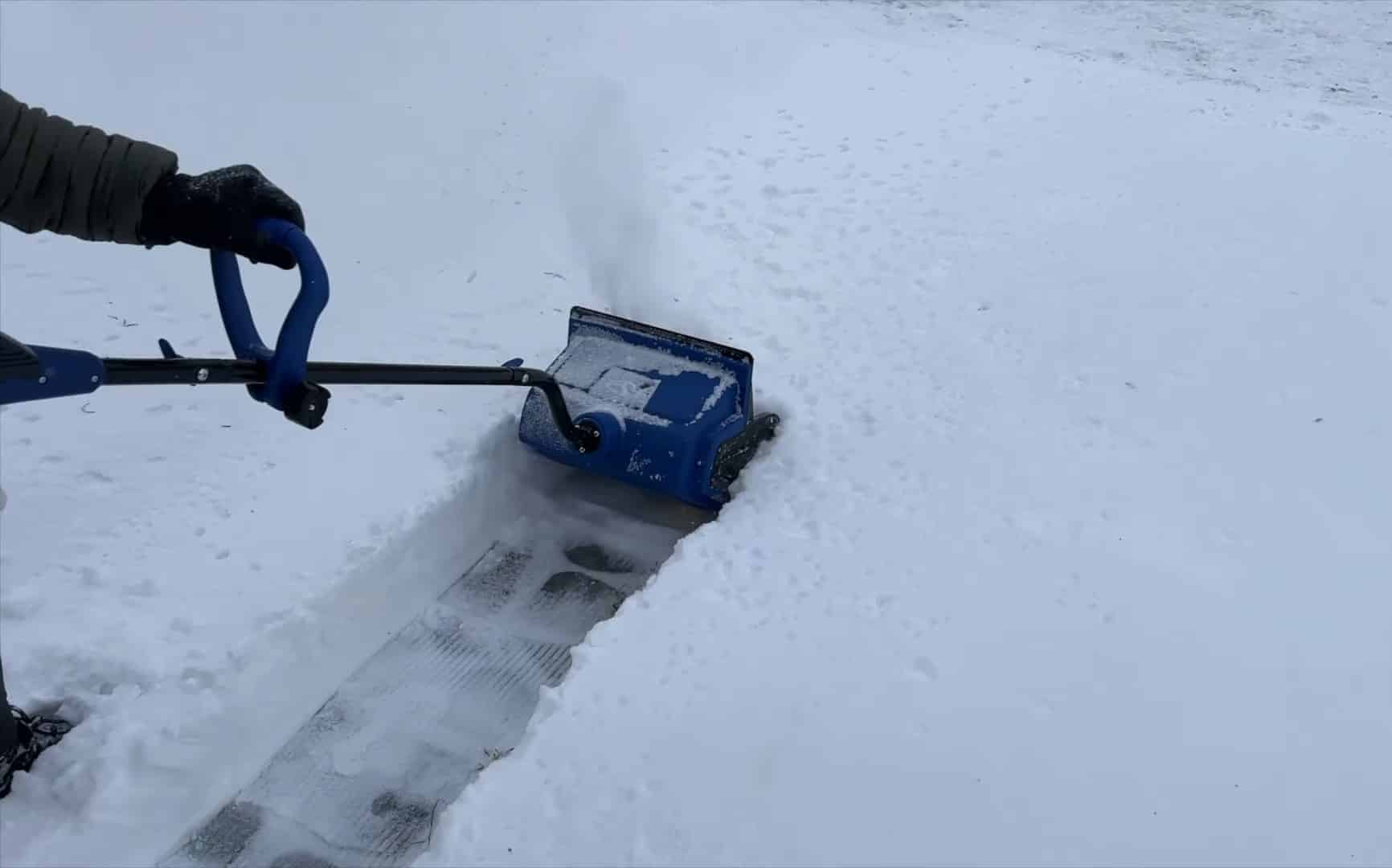 J'ai testé 11 pelles à neige électriques pour un déblayage sans effort ...